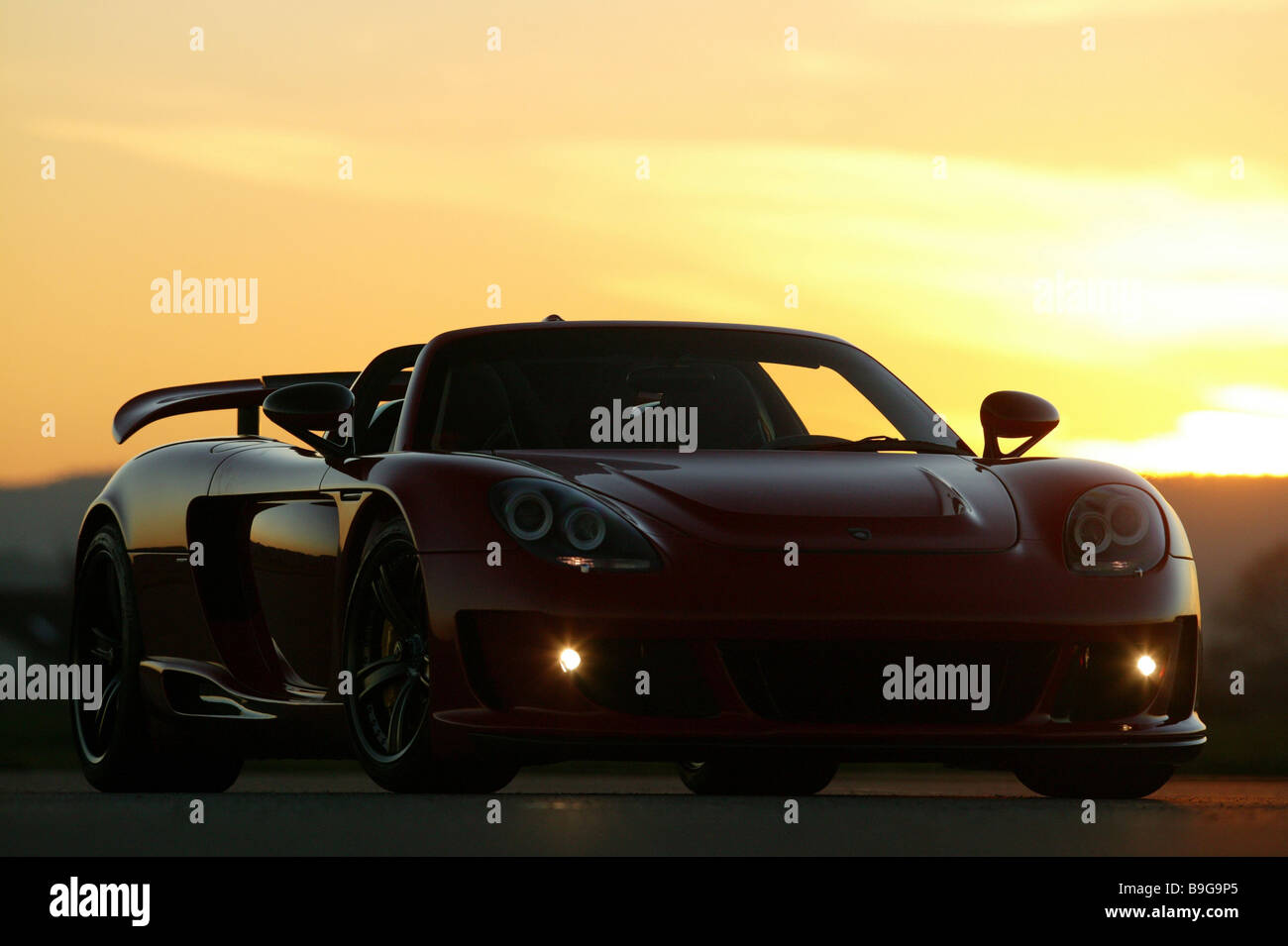 Porsche Gemballa Mirage rote Frontansicht Sonnenuntergang Serie ...