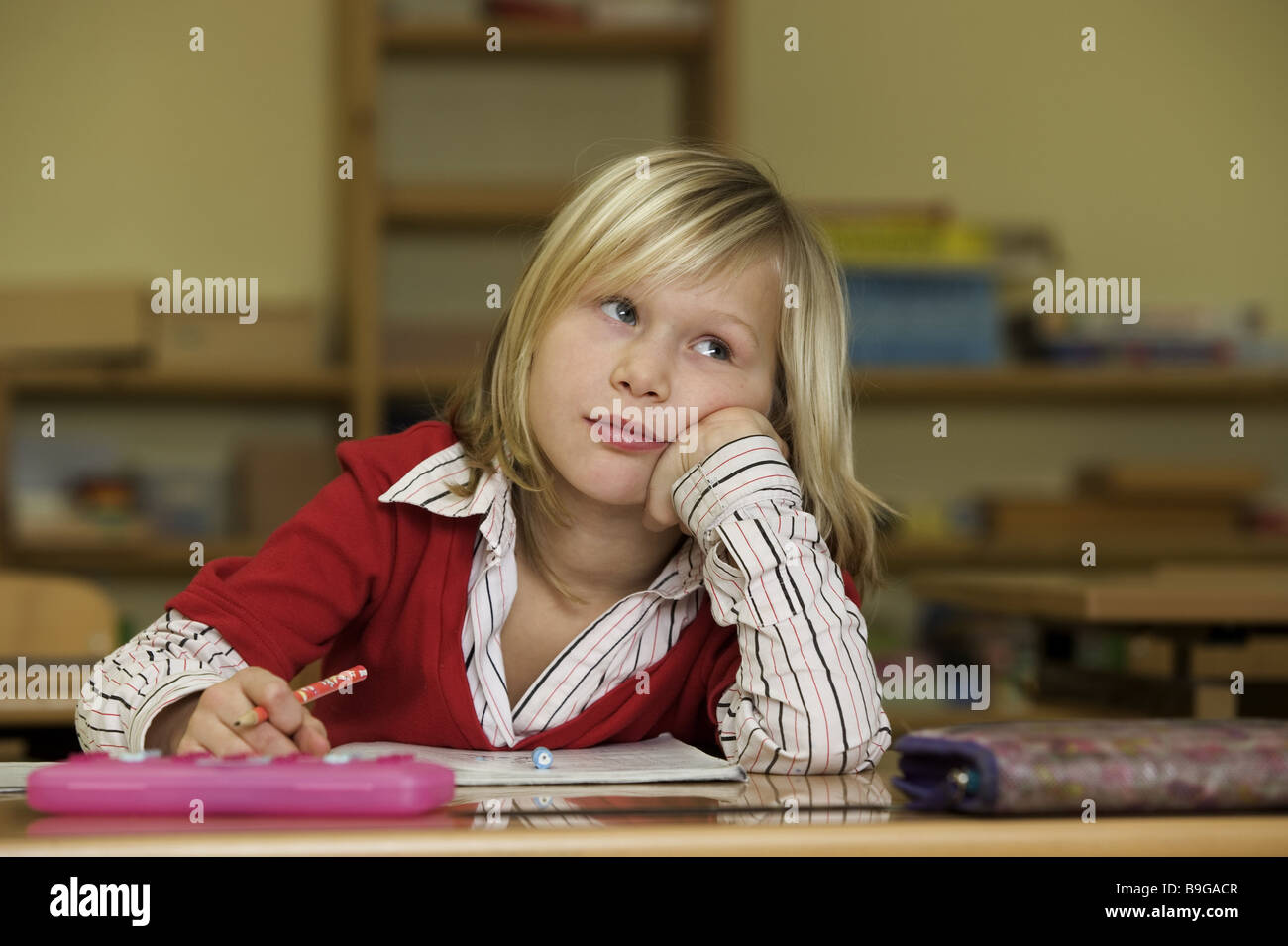 Series people child blond reason schoolgirl -Fotos und -Bildmaterial in ...