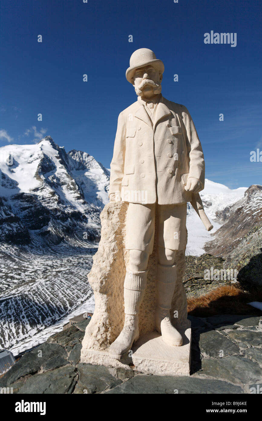 Steinstatue in den felsigen bergen -Fotos und -Bildmaterial in hoher ...