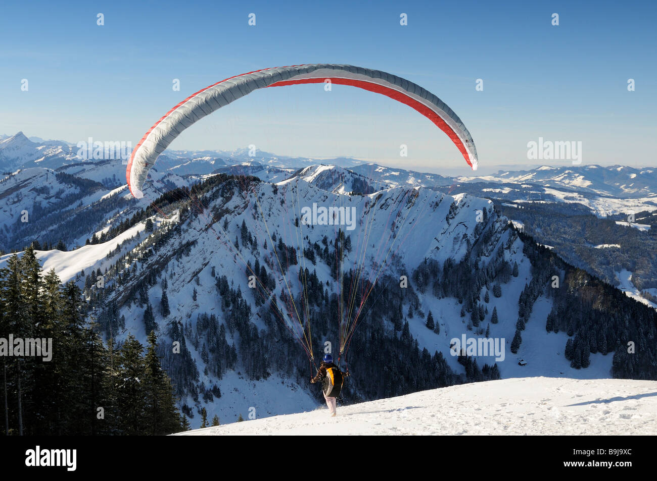 Kronberg schnee -Fotos und -Bildmaterial in hoher Auflösung – Alamy