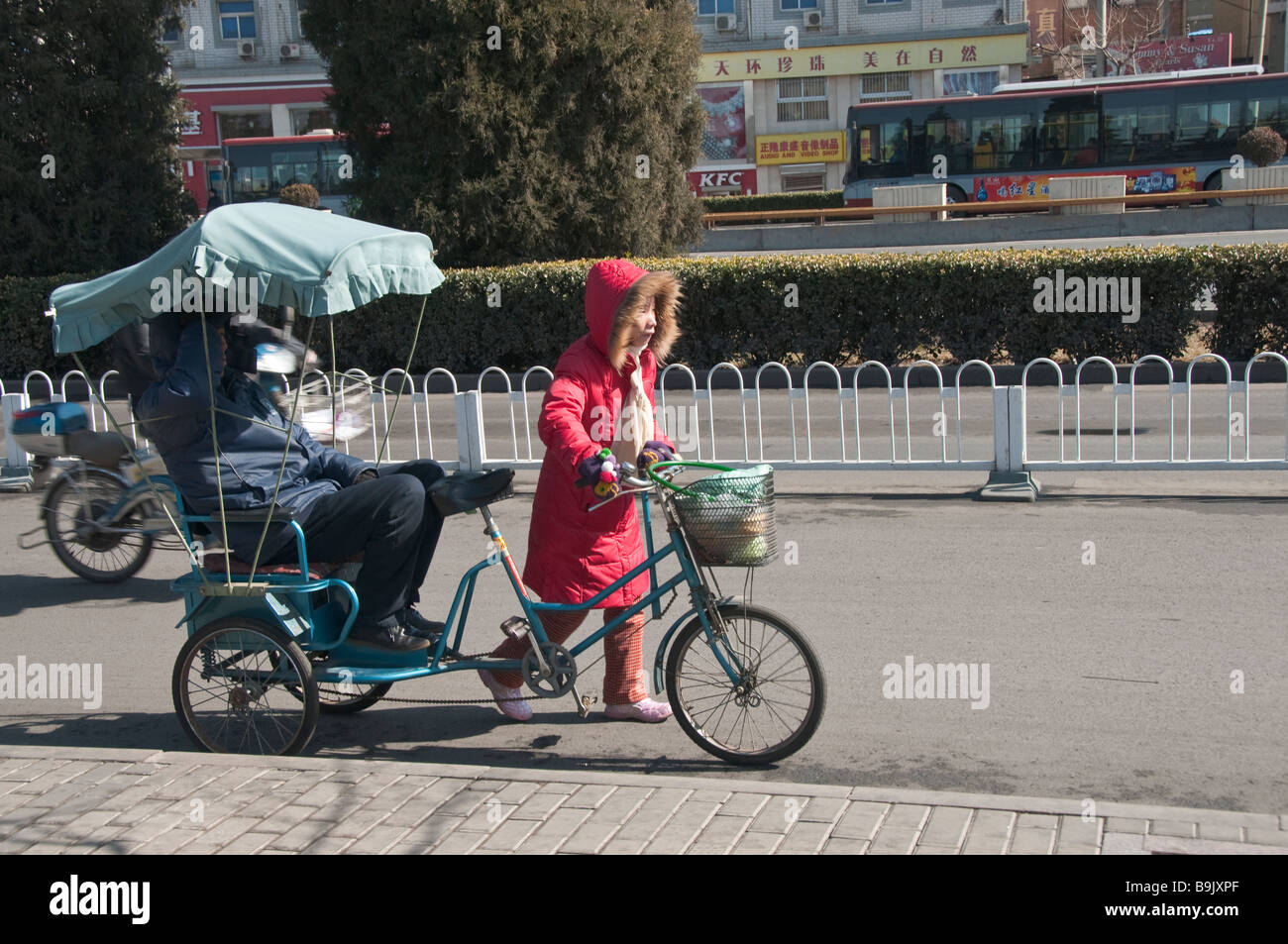 Moderne rikschas -Fotos und -Bildmaterial in hoher Auflösung – Alamy