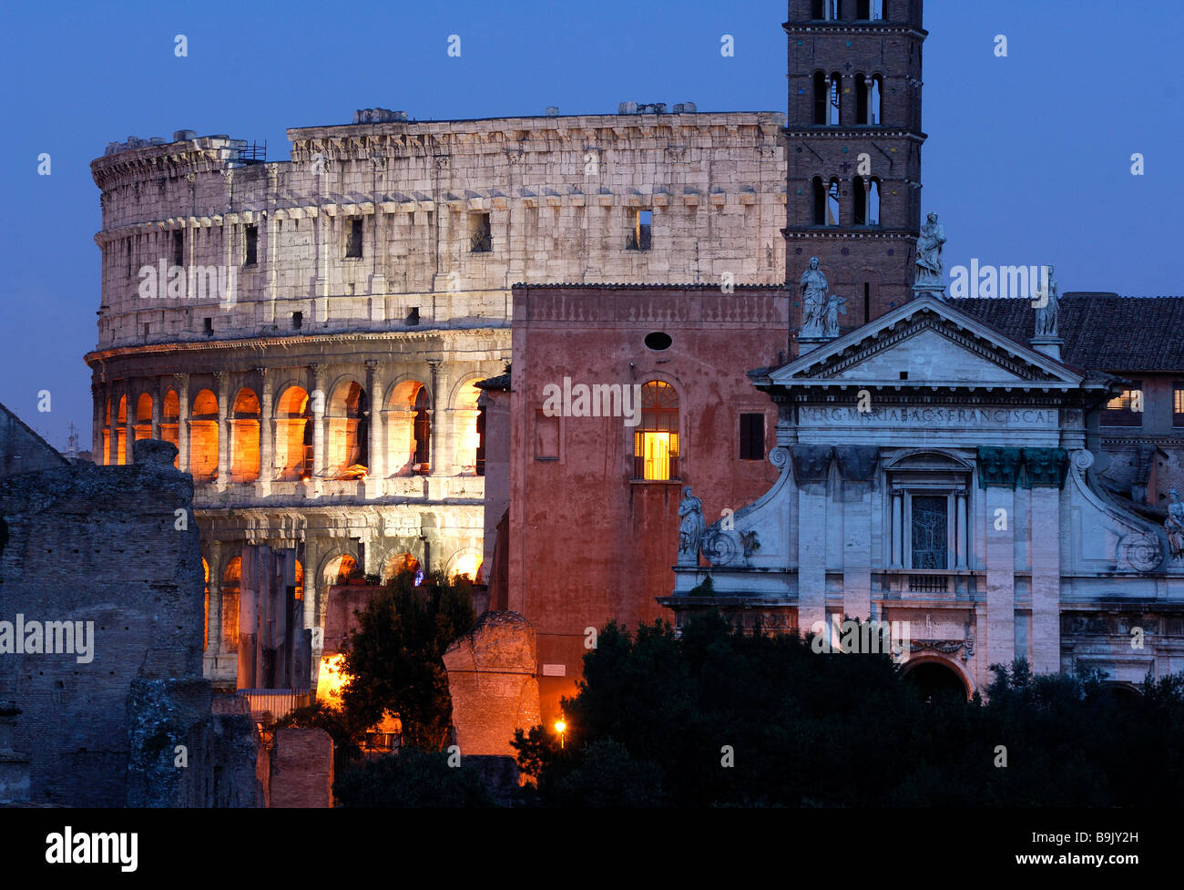 Basilika romana -Fotos und -Bildmaterial in hoher Auflösung – Alamy