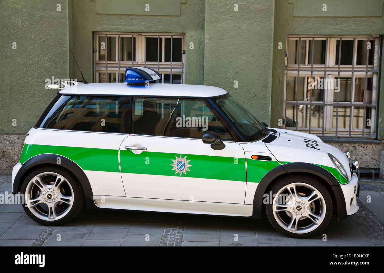 Mini polizeiwagen -Fotos und -Bildmaterial in hoher Auflösung – Alamy
