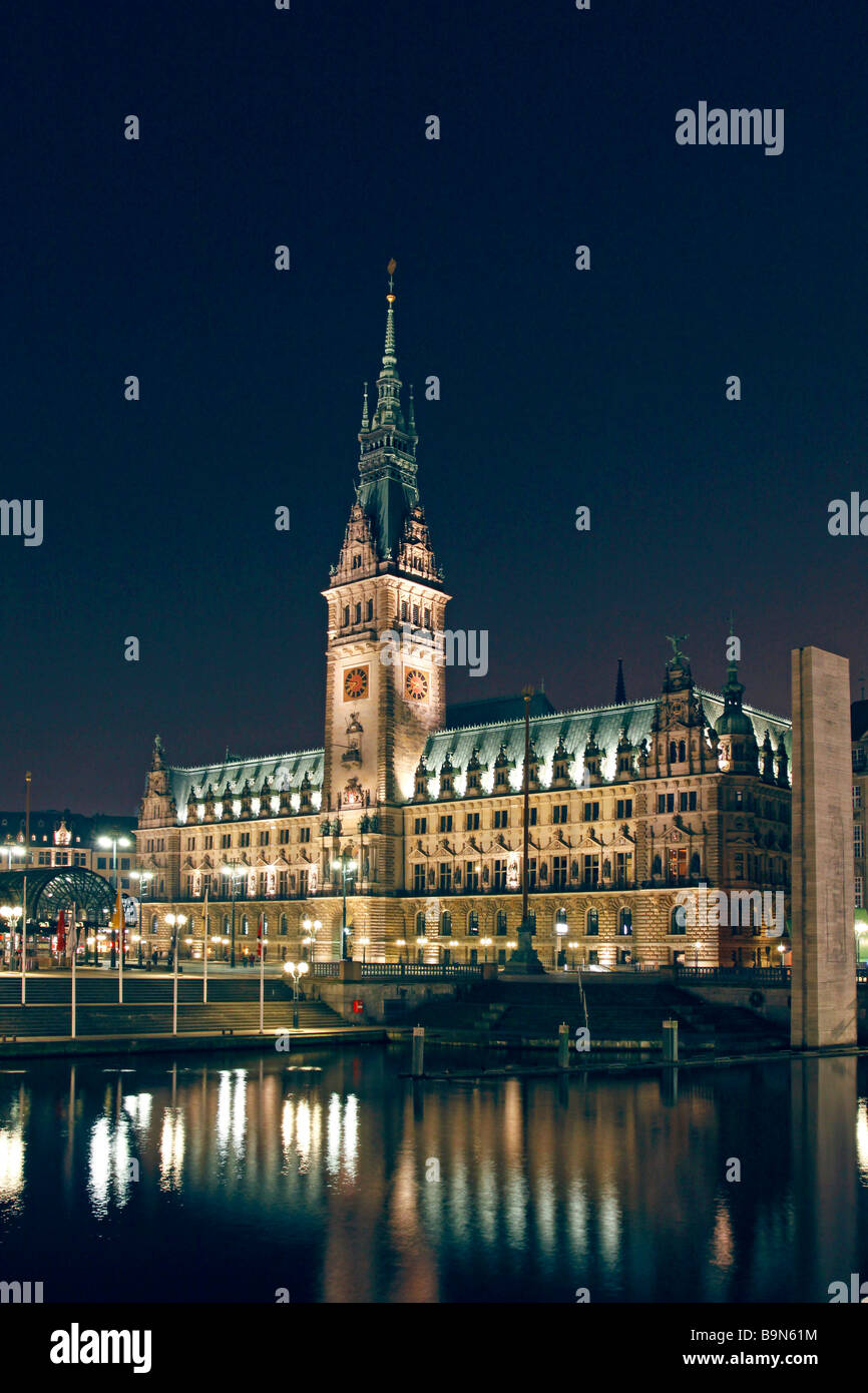 Rathausturm rathaus -Fotos und -Bildmaterial in hoher Auflösung – Alamy