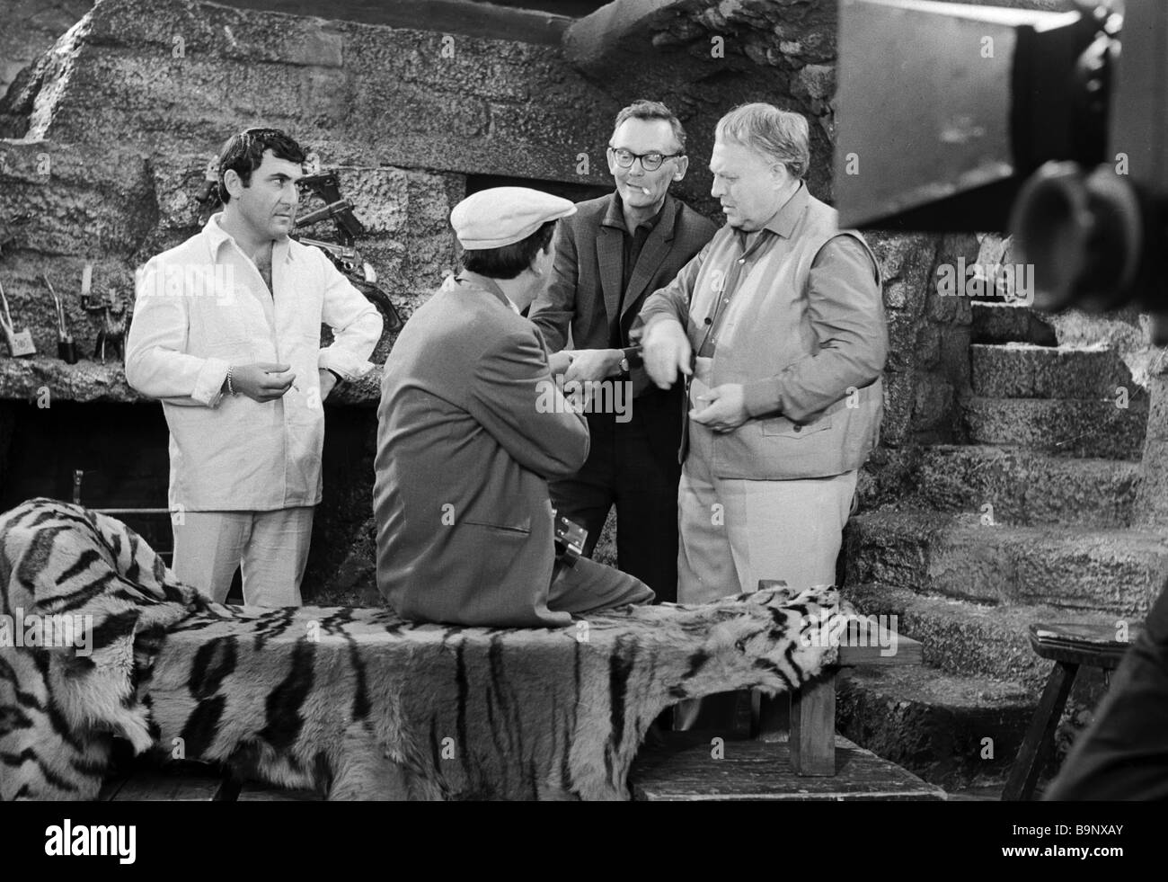 Von links nach rechts Leonid Kanevsky Jurij Nikulin Leonid Gaidai und ...