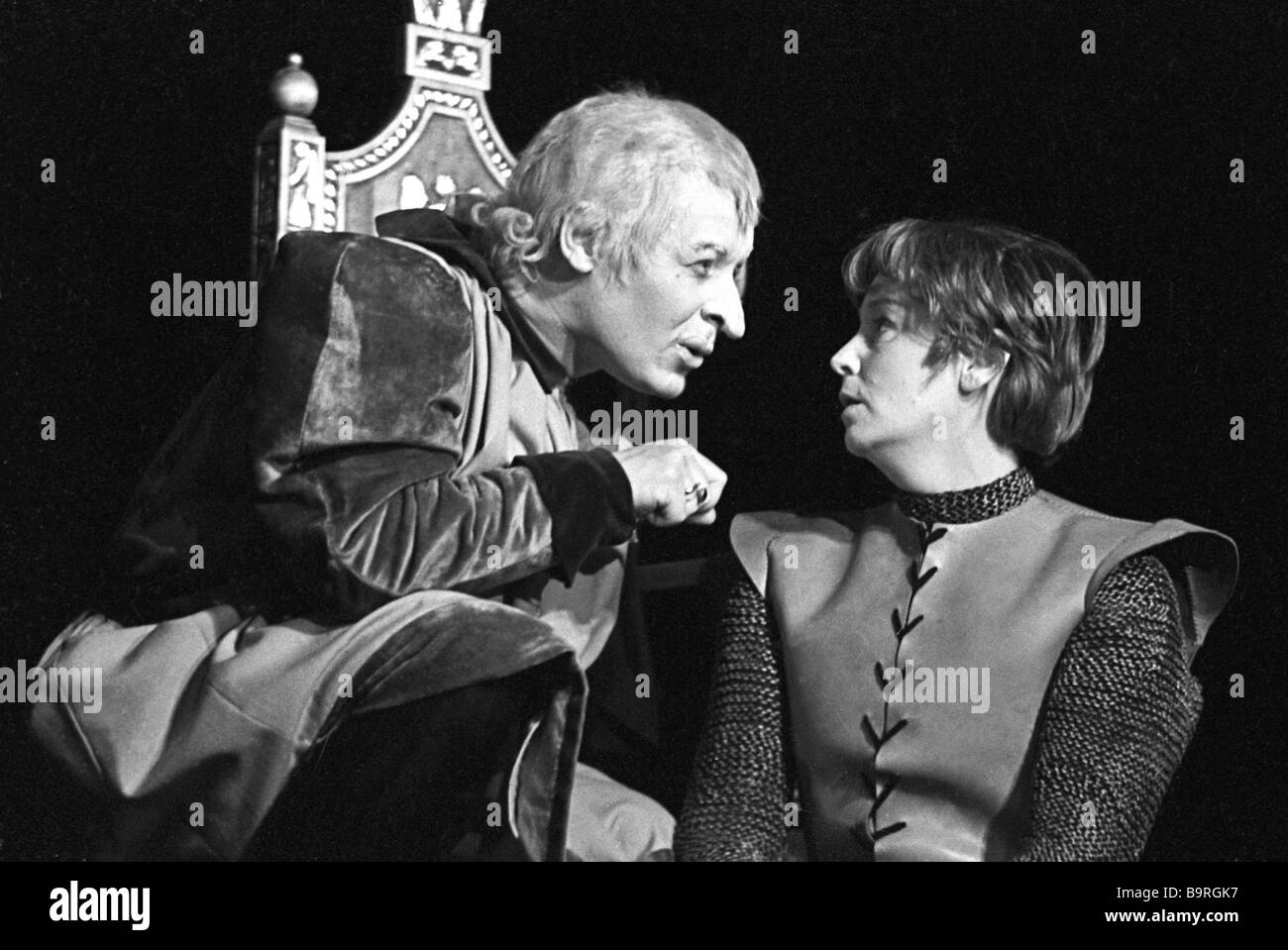 Sergei Yakovlev als Dauphin Yelena Fadeyeva verdienter Künstler der ...