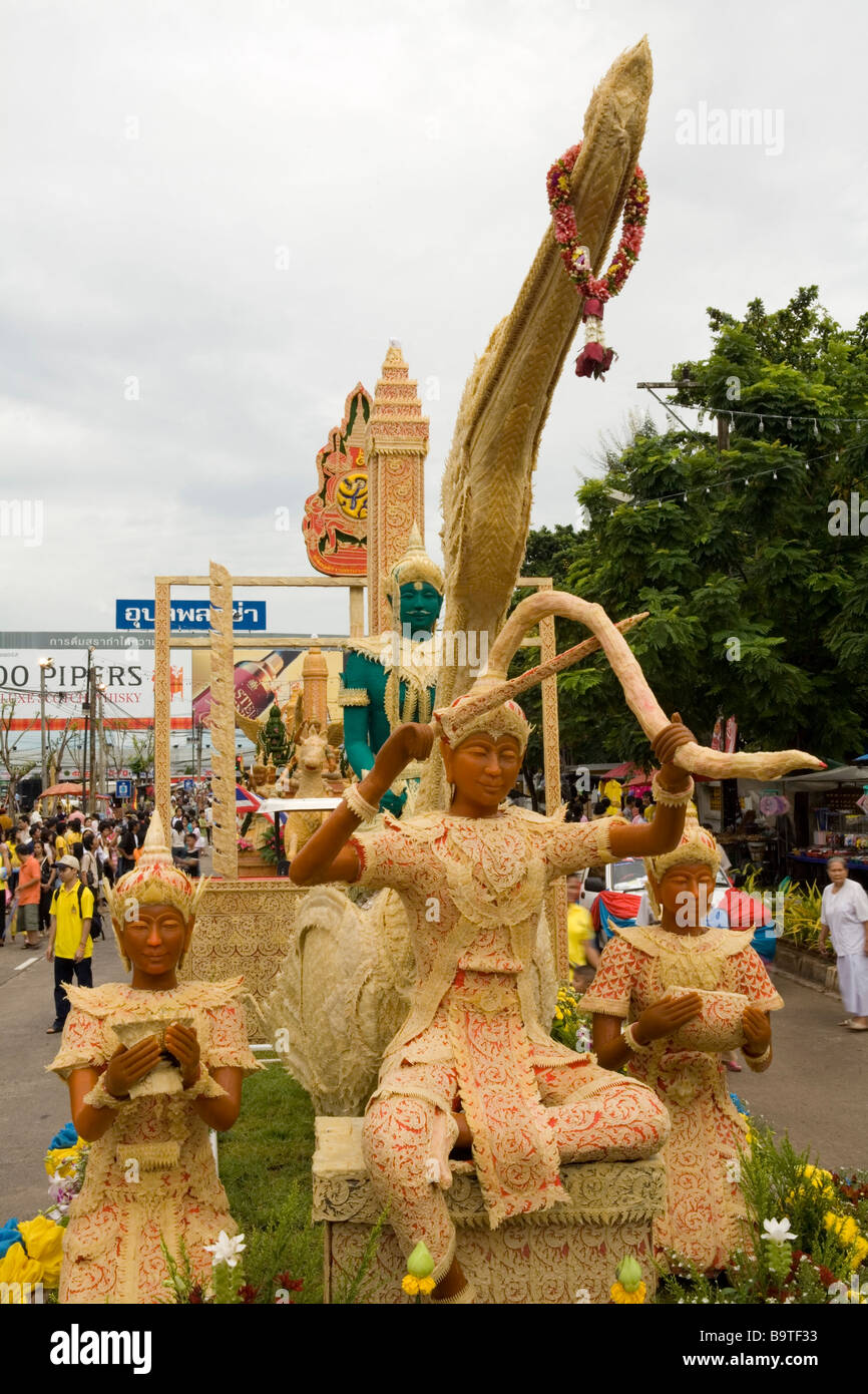 Khao Phansa (Kerze und Wachs Festival) Ubon Ratachatani Thailand ...