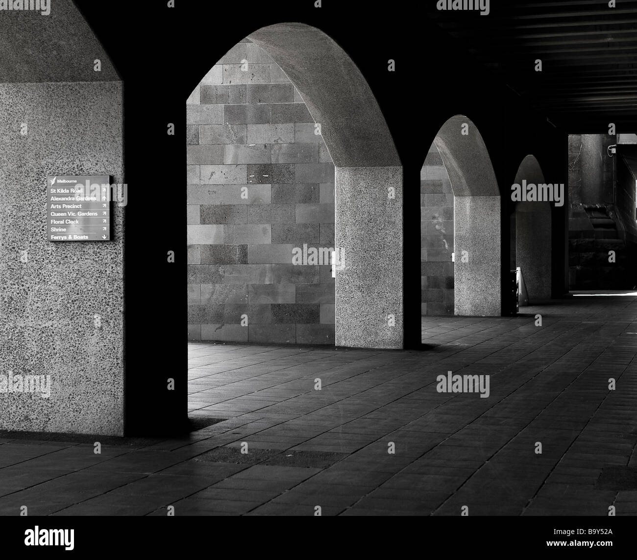 Durchgang unter der Straße Stockfotografie - Alamy