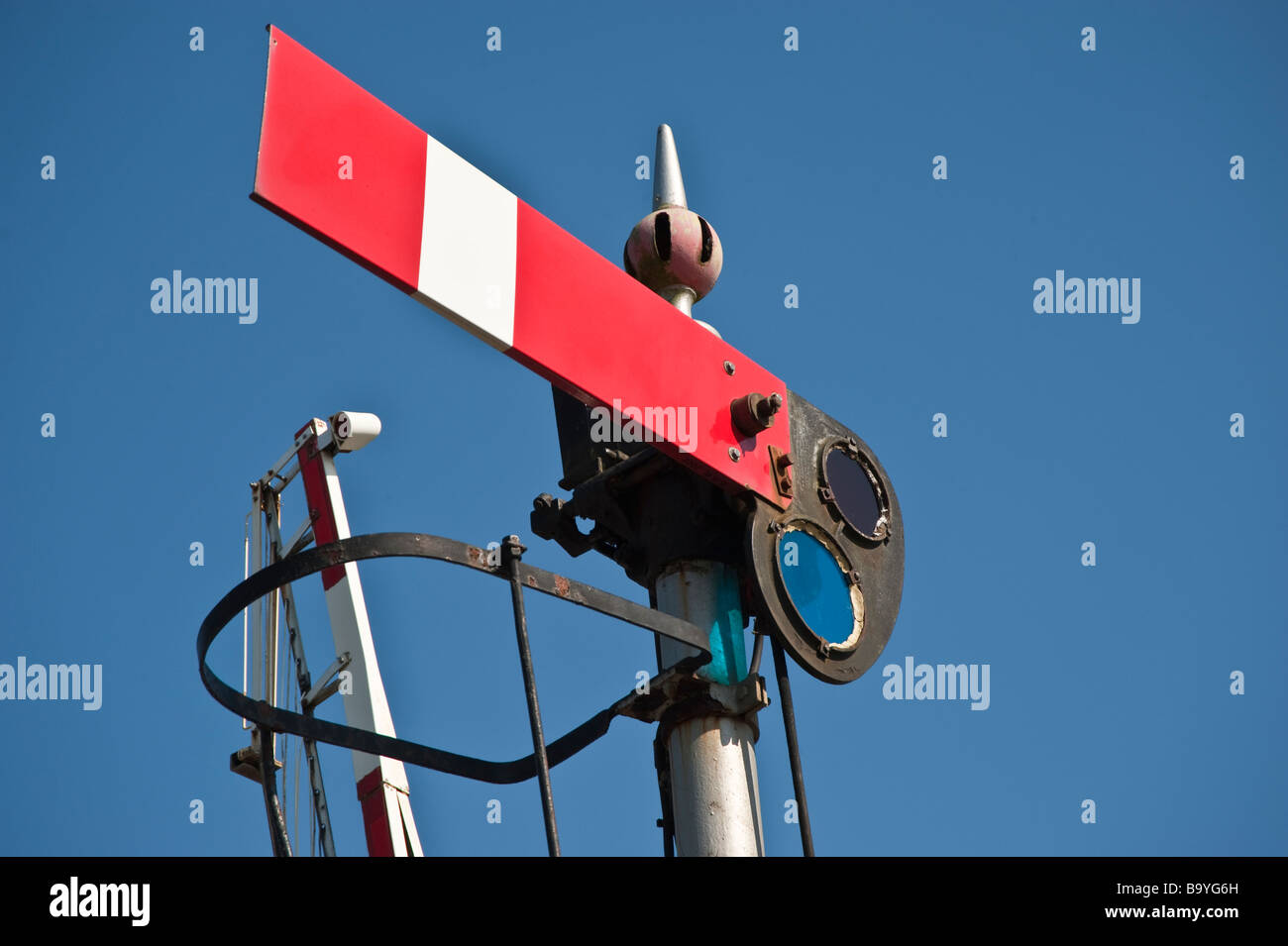 Railway stop signals -Fotos und -Bildmaterial in hoher Auflösung – Alamy