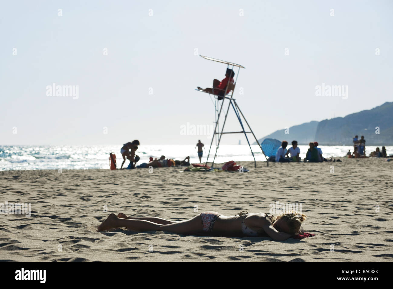 Jugendliche Am Strand Stockfotos und -bilder Kaufen - Alamy