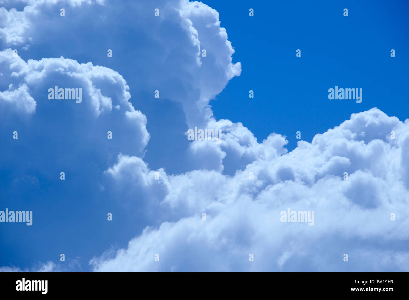 Altostratus stratus wolke -Fotos und -Bildmaterial in hoher Auflösung ...