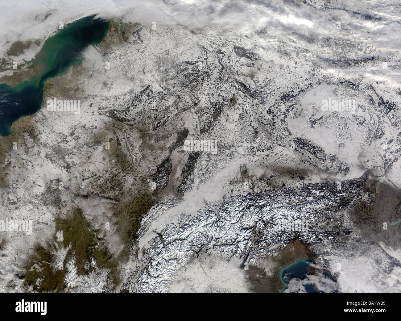 Satellitenbild europa im winter -Fotos und -Bildmaterial in hoher ...