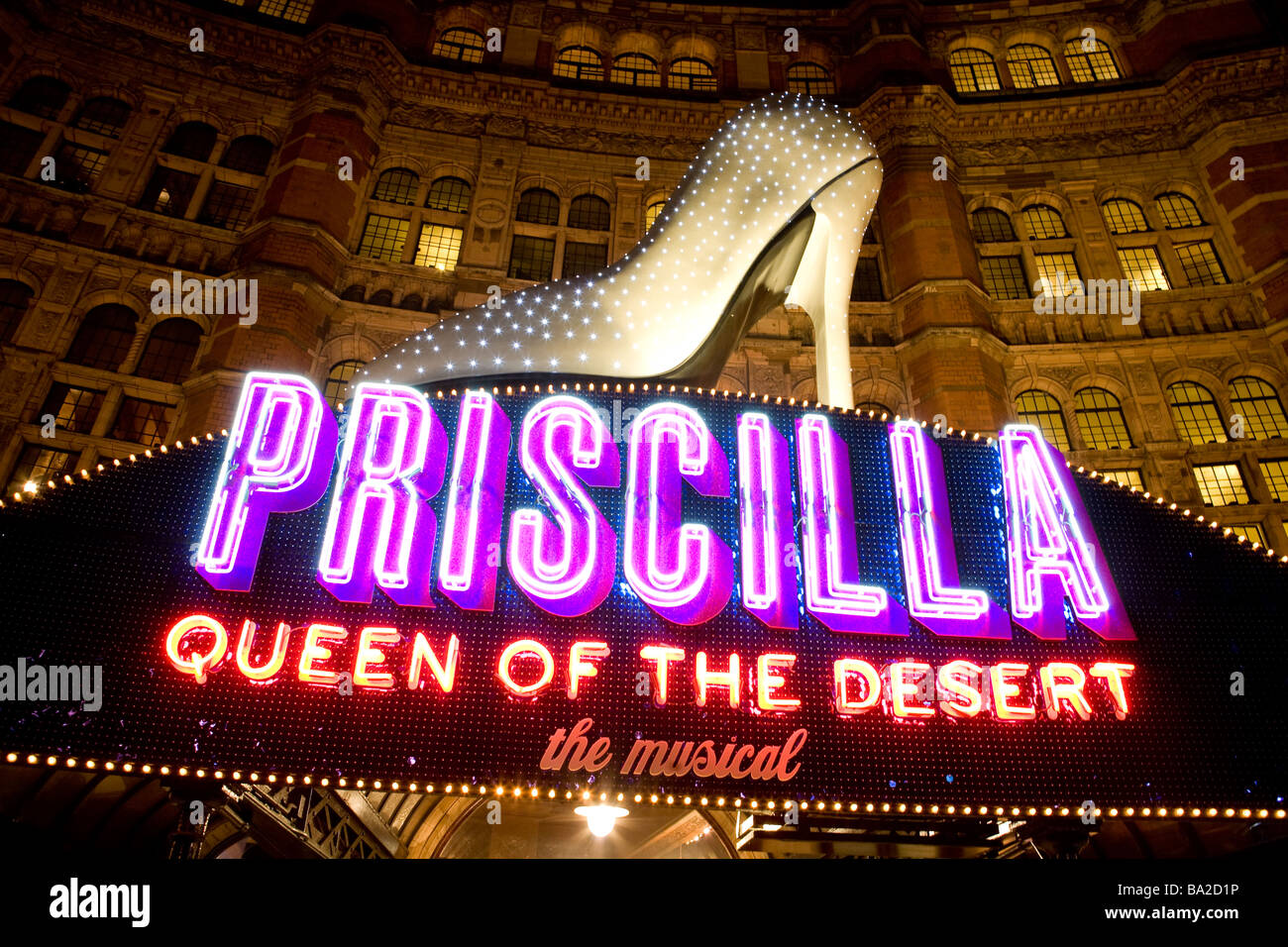 Priscilla queen of the desert -Fotos und -Bildmaterial in hoher ...
