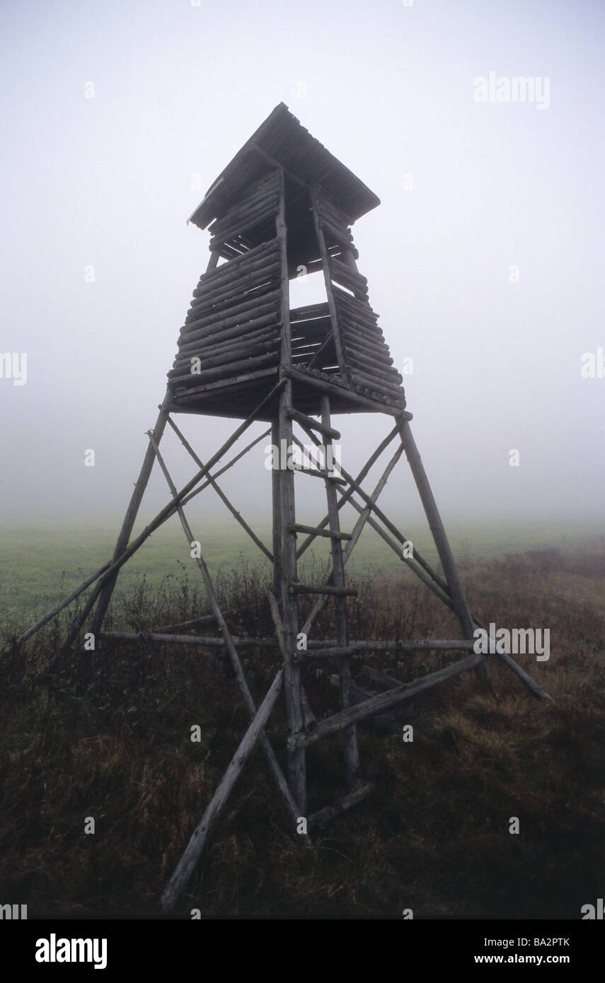 Feldrand Hochsitz Nebel Feld Wiese hoch-Stand Jagd-Kanzel Jäger-Sitz ...