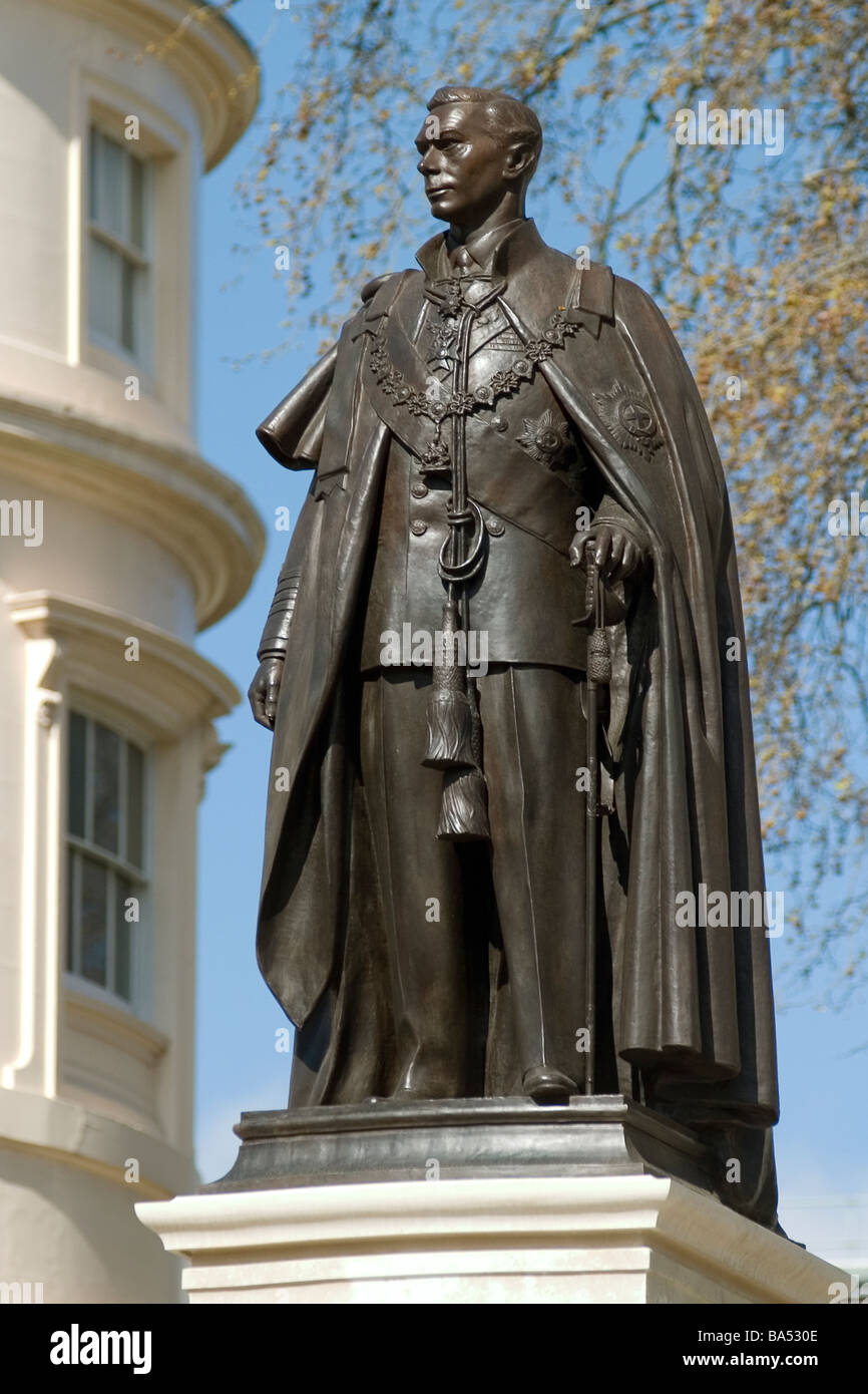 England London King George VI-Statue in der Mall Stockfotografie - Alamy