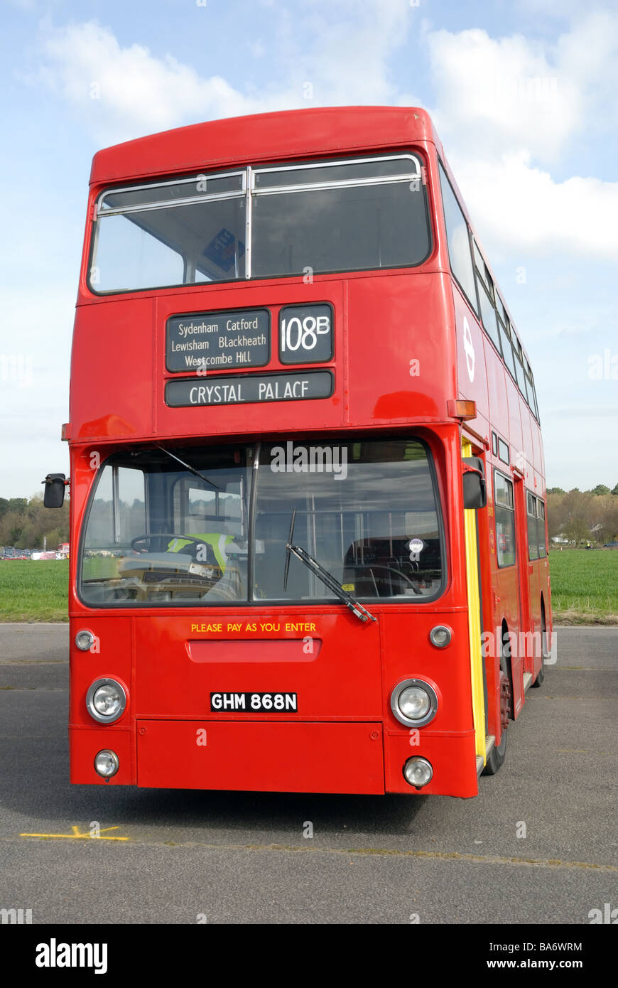 Vorderansicht der GHM 868N restauriert London Transport Daimler ...