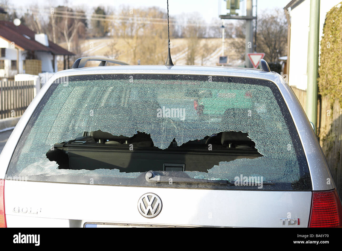 Auto Auto Heck-Scheibe gebrochen Loch splittert keine Eigenschaft ...