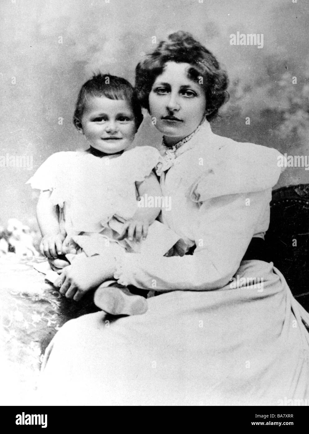 Reventlow, Franziska (Fanny) Gräfin zu, 18.5.1871 - 26.7.1918, deutsche ...