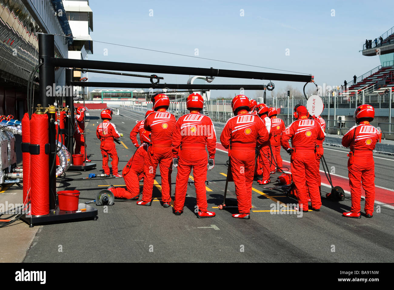 Ferrari f1 grube -Fotos und -Bildmaterial in hoher Auflösung - Seite 2 ...