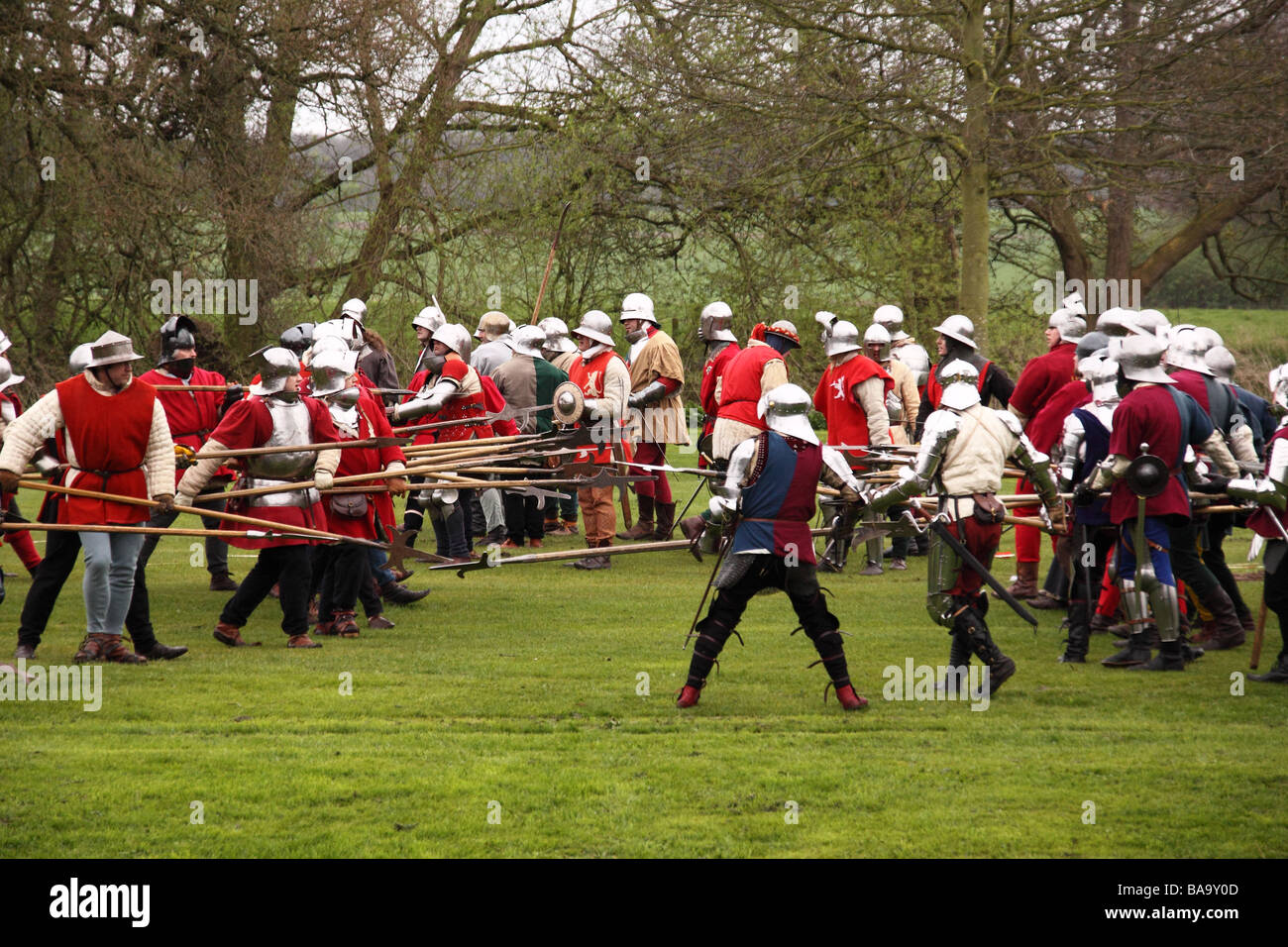 Reenactment des Seige von Warwick Castle im fünfzehnten Jahrhundert mit ...