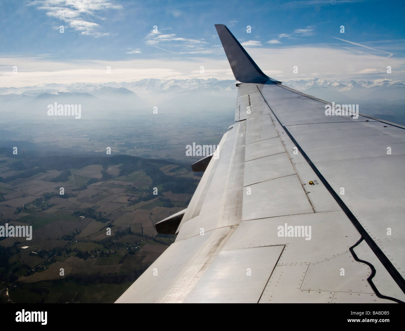Starboard wing boeing 737 800 aircraft -Fotos und -Bildmaterial in ...