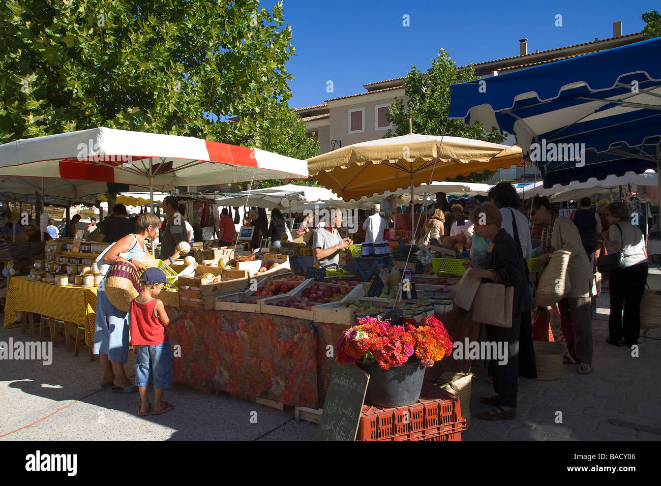 Frankreich, Vaucluse, Lubéron, Lourmarin, gekennzeichnet Les Plus Beaux ...