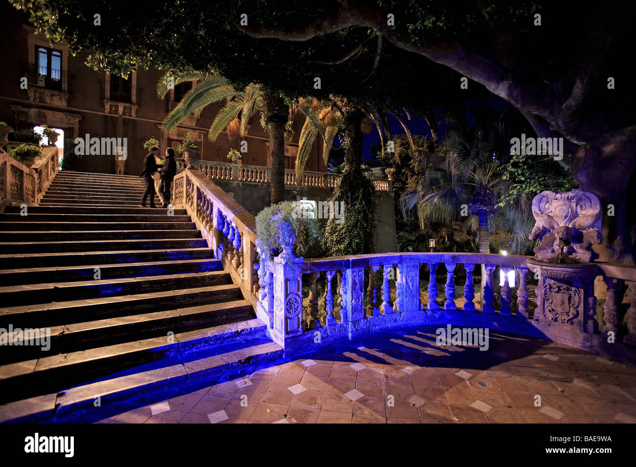 Villa cerami -Fotos und -Bildmaterial in hoher Auflösung – Alamy