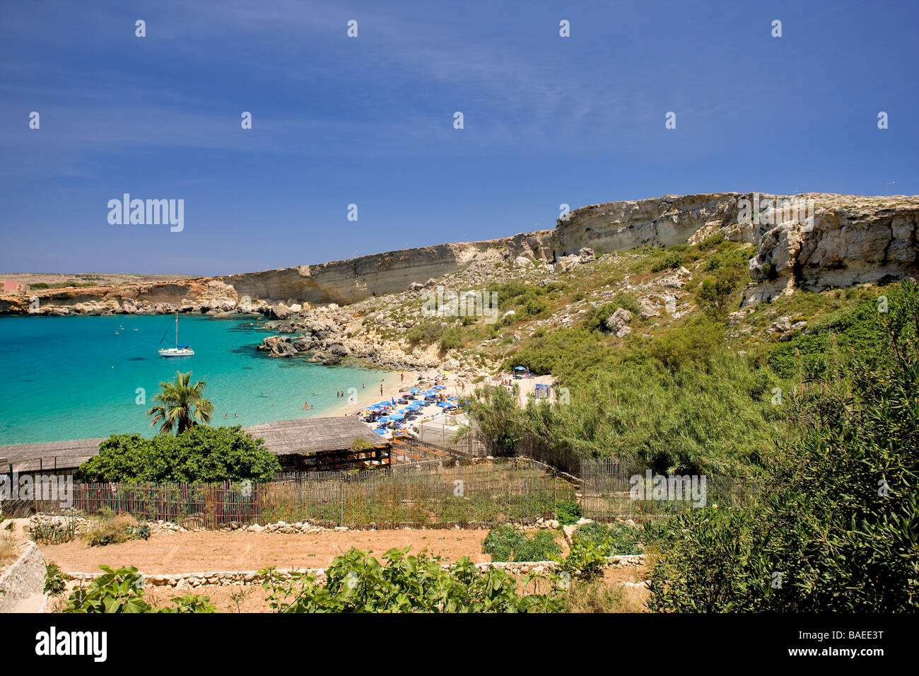 Malta cirkewwa paradise bay beach -Fotos und -Bildmaterial in hoher ...