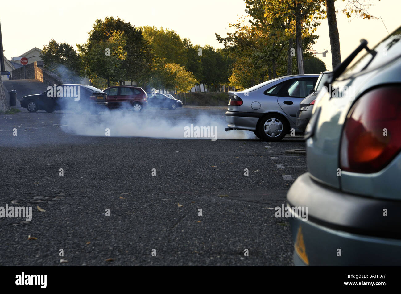 Abgase verschmutzen -Fotos und -Bildmaterial in hoher Auflösung – Alamy