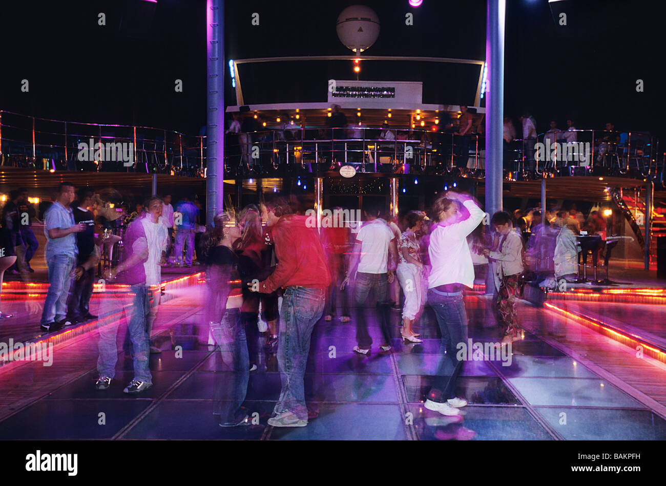 Bodrum club -Fotos und -Bildmaterial in hoher Auflösung – Alamy
