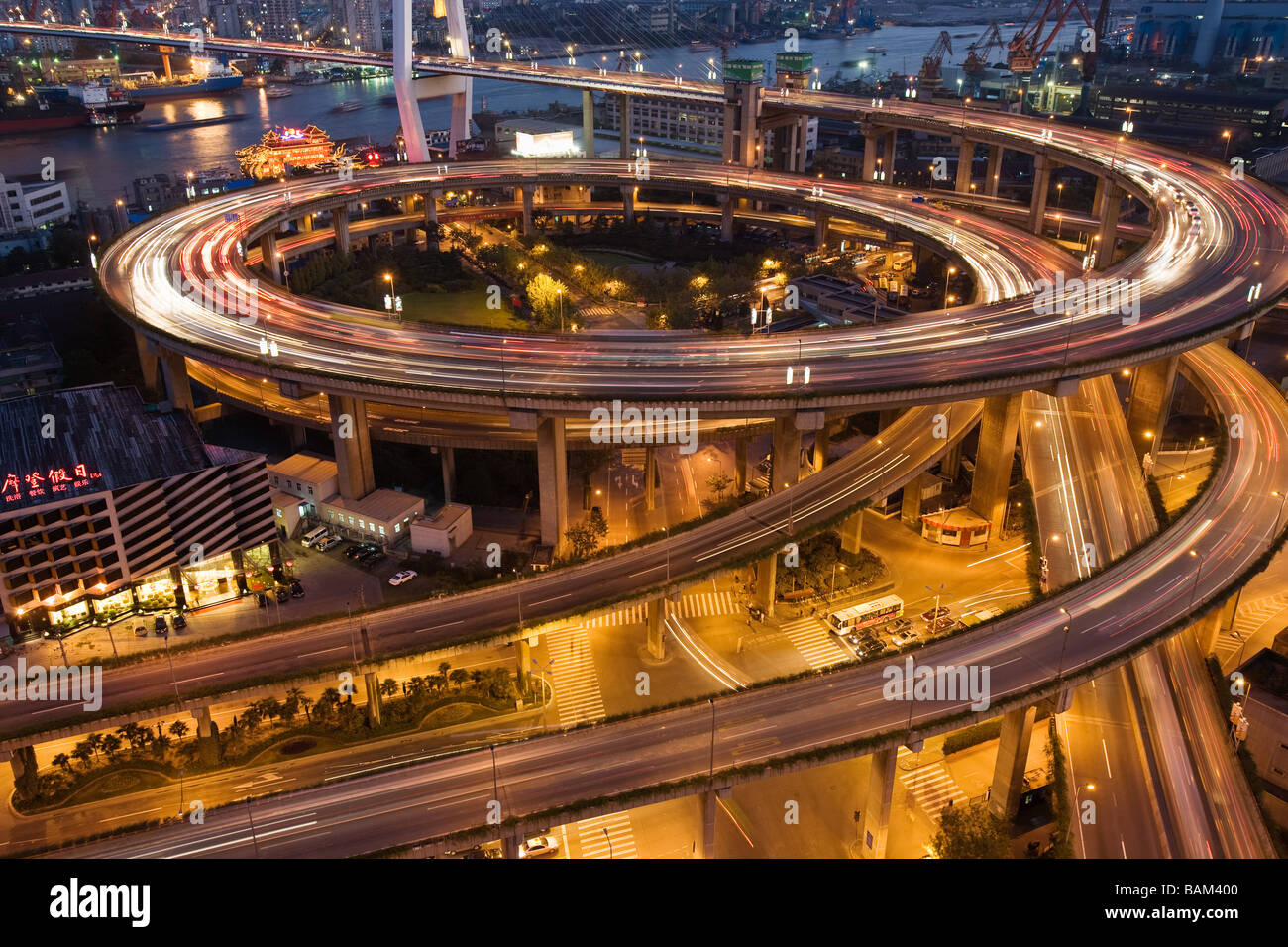 Nanpu Bridge Stockfotos und -bilder Kaufen - Alamy