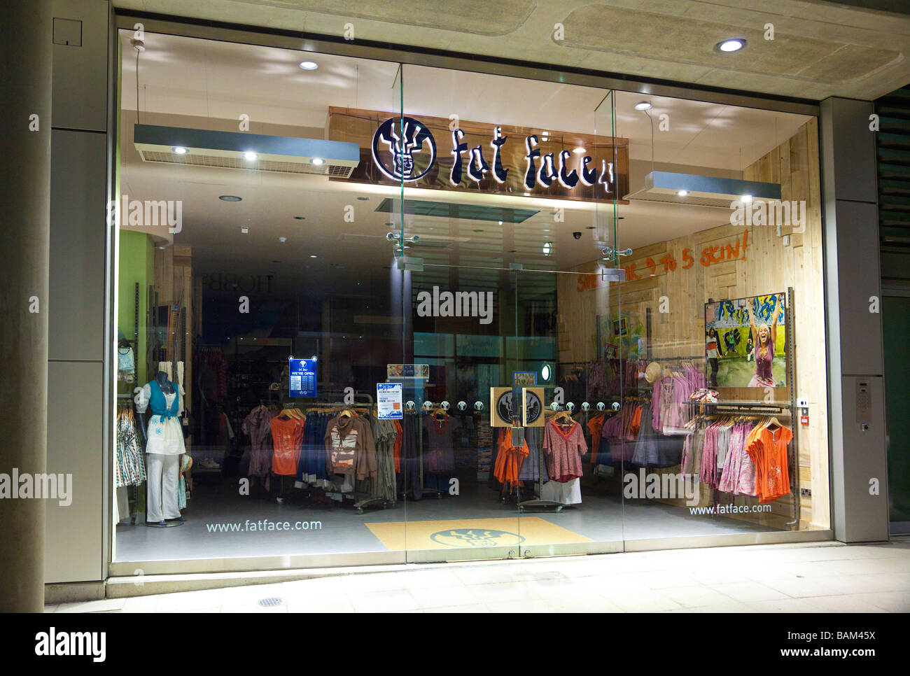 Fatface logo -Fotos und -Bildmaterial in hoher Auflösung – Alamy