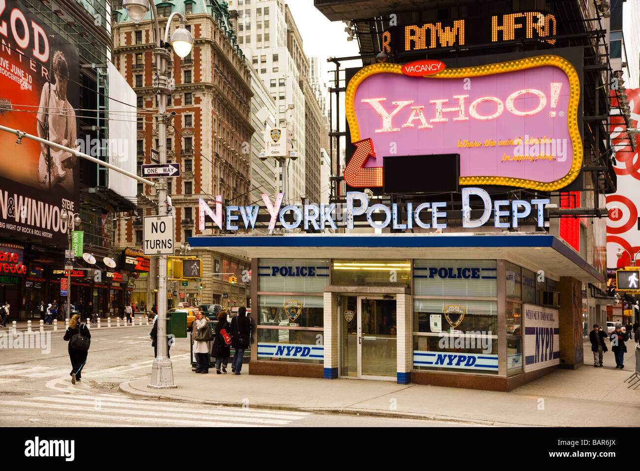 New York Police Department NYPD Büro am Times Square am Broadway und ...