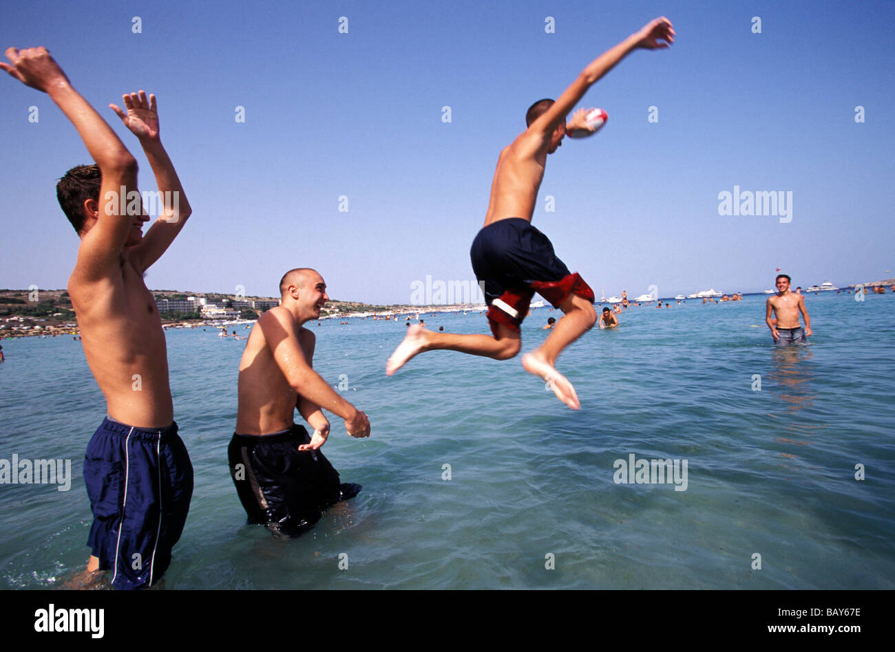 Teenager malta -Fotos und -Bildmaterial in hoher Auflösung – Alamy