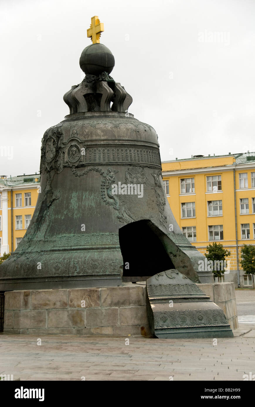Russland, Moskau, Kreml. 200 Tonnen Zar Bell, c. 1735. Die Glocke in ...