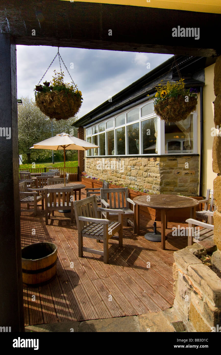 English country pub and its beer garden -Fotos und -Bildmaterial in ...