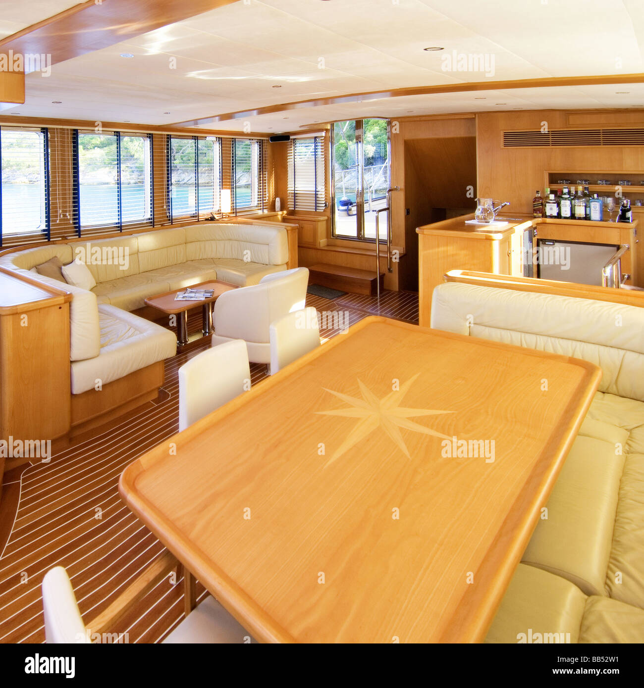 Luxury yacht design -Fotos und -Bildmaterial in hoher Auflösung – Alamy