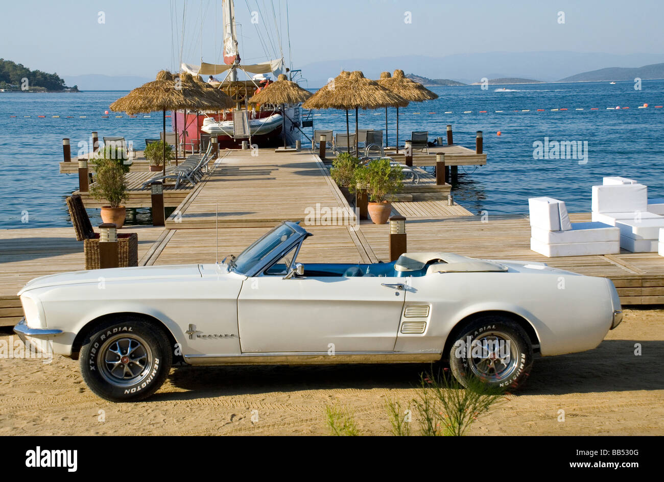 Mustang boot -Fotos und -Bildmaterial in hoher Auflösung – Alamy
