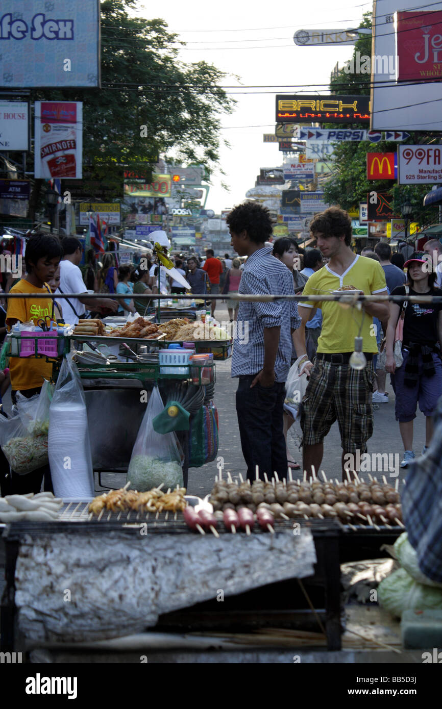 Kreditor stall auf der Khao San Road Einkaufsstraße in Bangkok ...