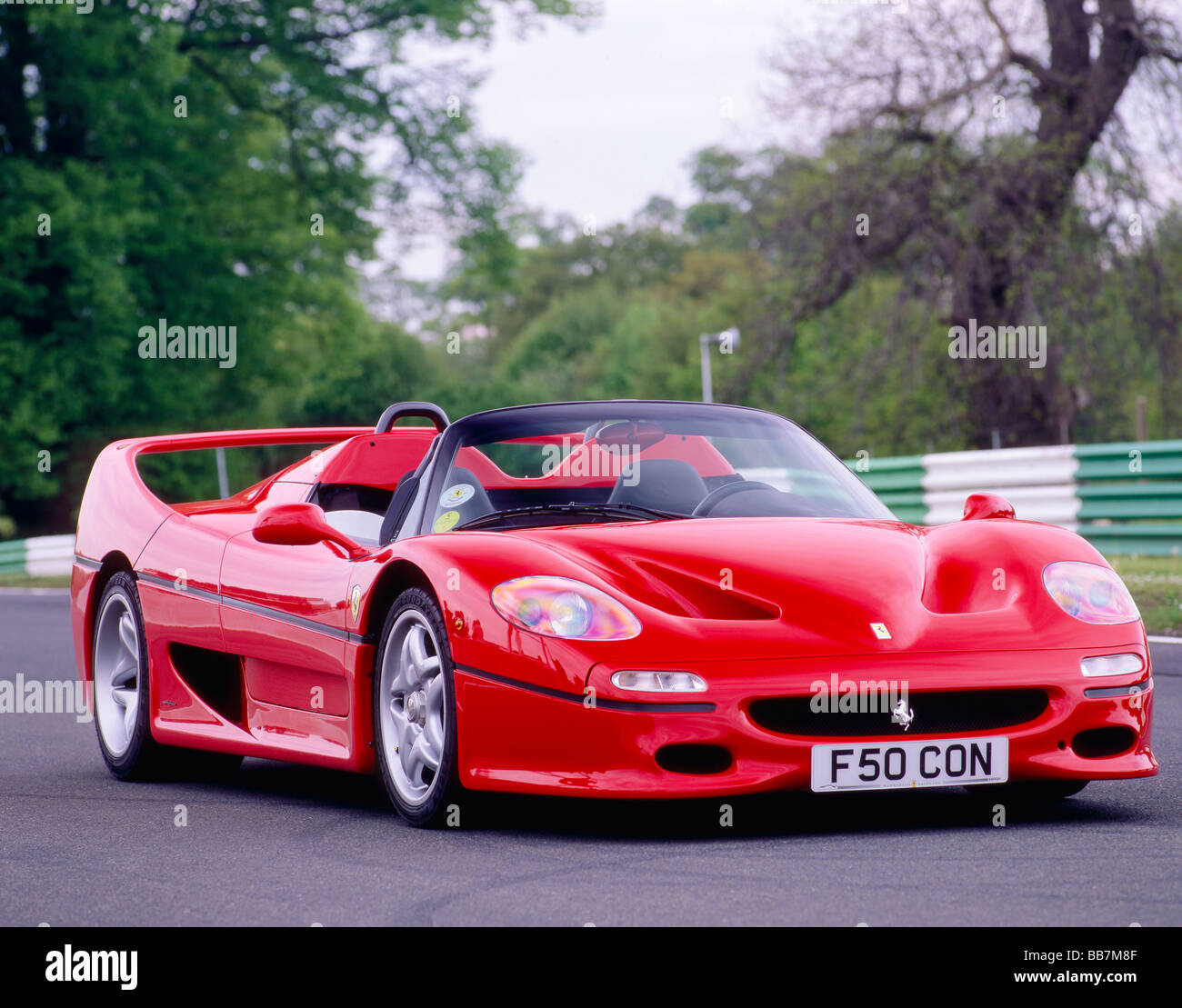Red Ferrari Cabrio Stockfotos und -bilder Kaufen - Alamy
