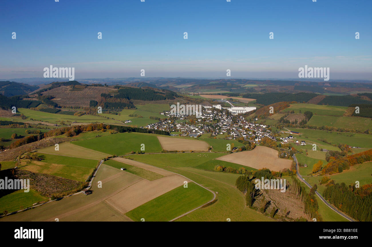 Luftaufnahme, Veltins Brauerei, Grevenstein, Meschede, Sauerland ...