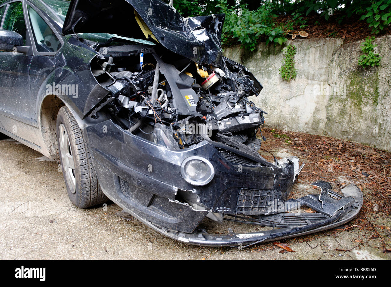 Absturz Autowrack, beschädigtes Auto Stockfotografie - Alamy