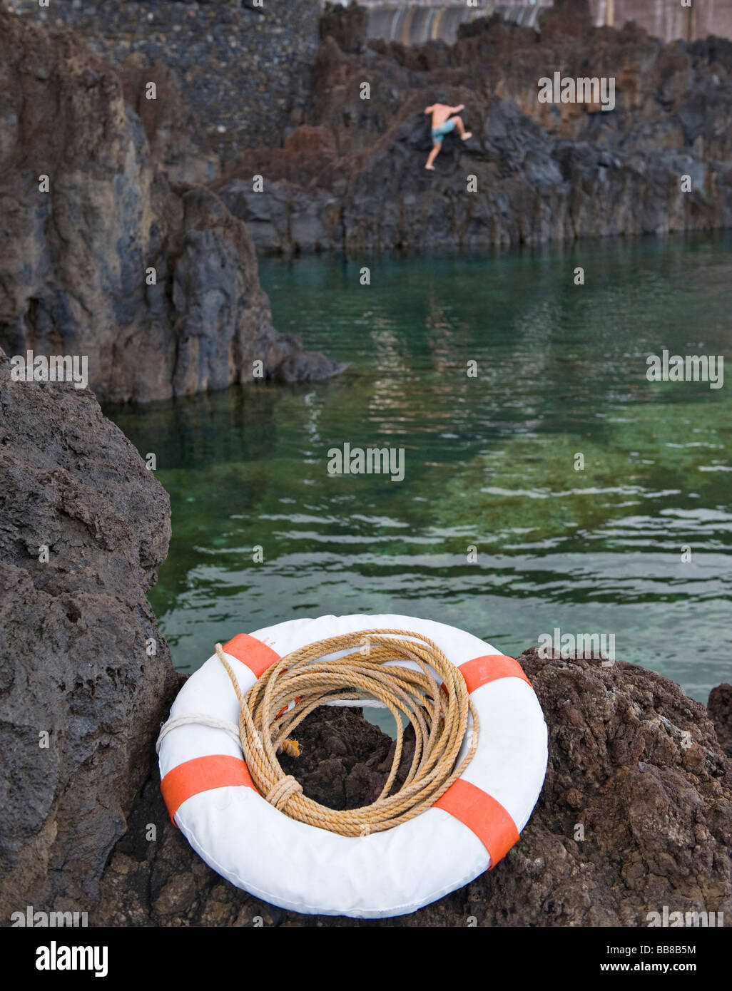 Schwimmbad in den felsen -Fotos und -Bildmaterial in hoher Auflösung ...