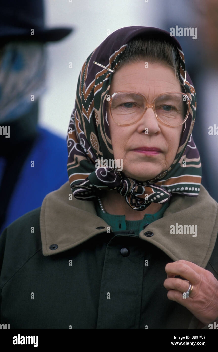 Queen elizabeths pferd -Fotos und -Bildmaterial in hoher Auflösung – Alamy