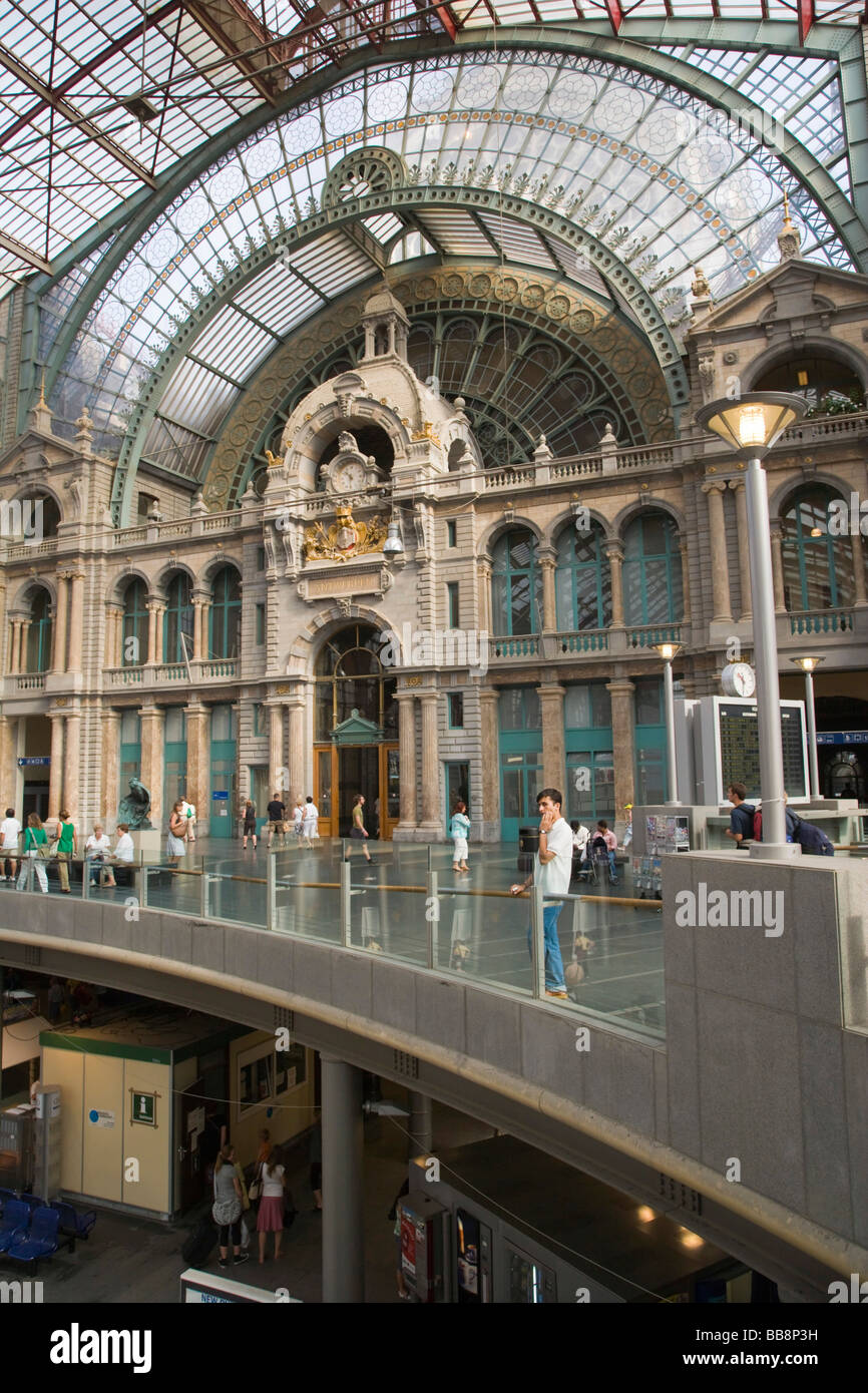 Bahnhof antwerpen centraal -Fotos und -Bildmaterial in hoher Auflösung ...