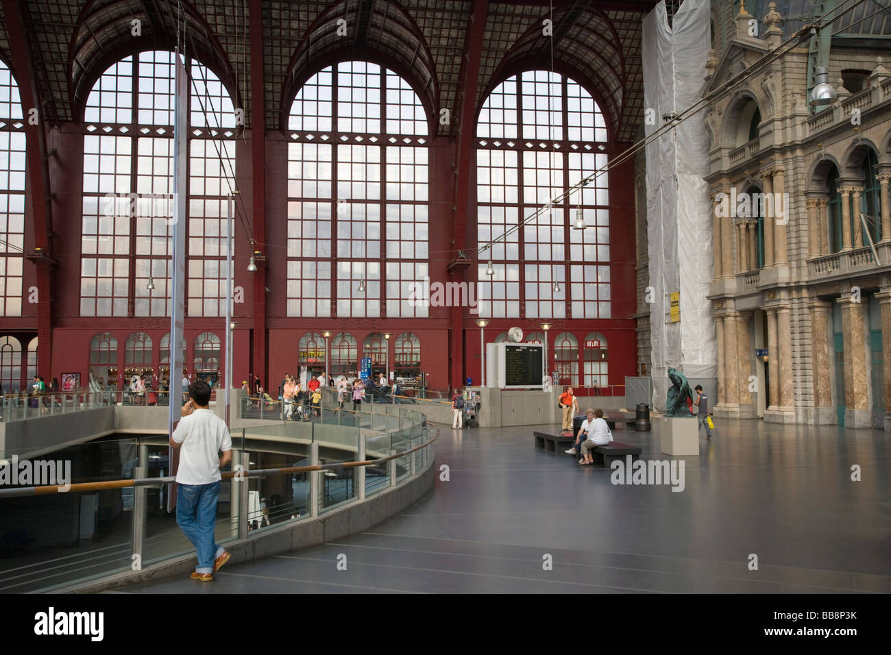 Bahnhof antwerpen centraal -Fotos und -Bildmaterial in hoher Auflösung ...