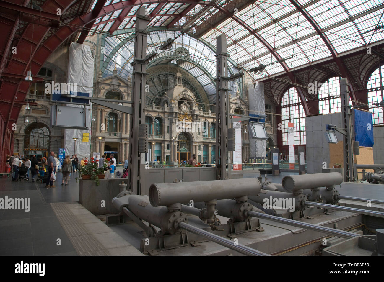 Bahnhof antwerpen centraal -Fotos und -Bildmaterial in hoher Auflösung ...