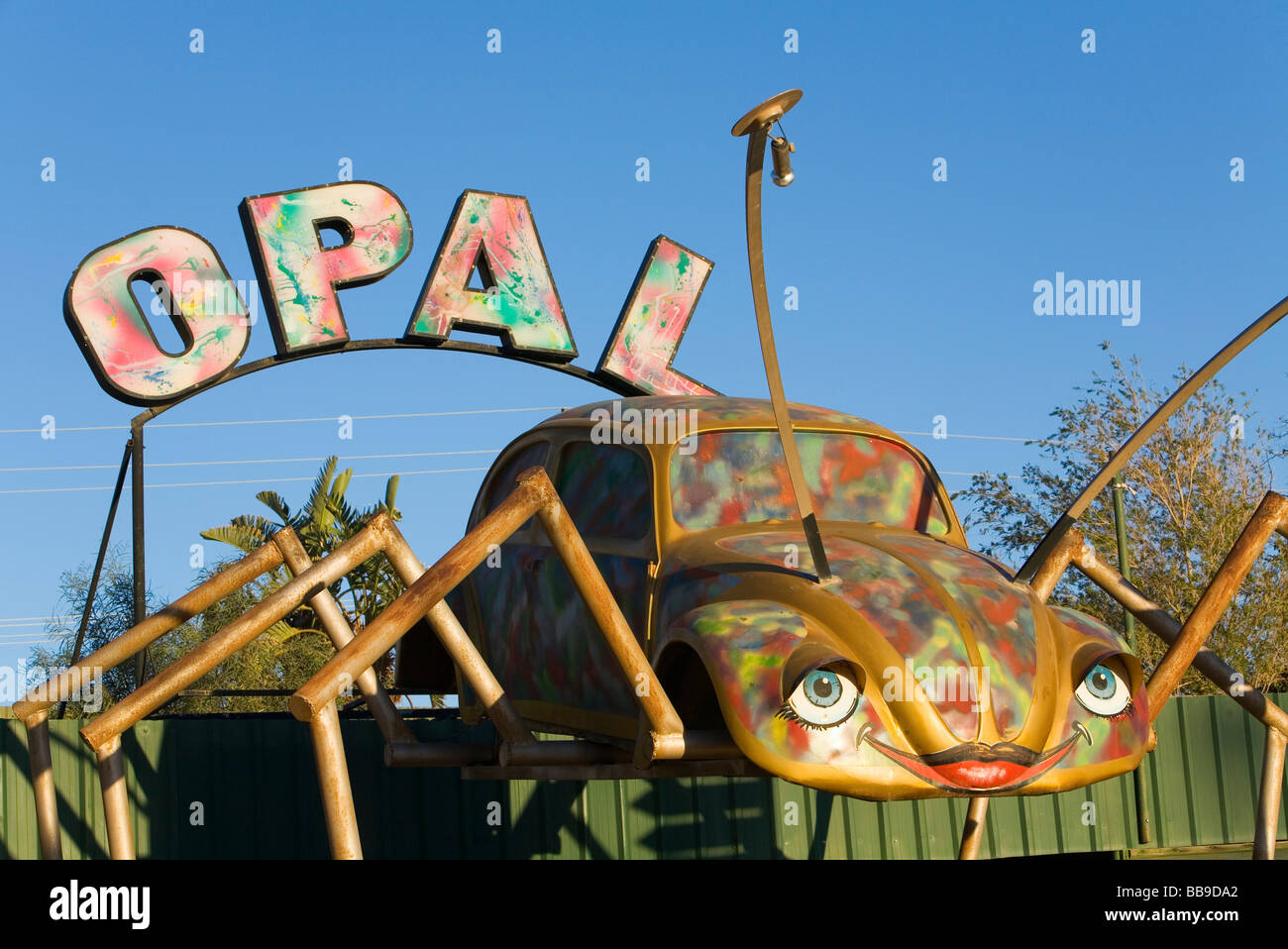 Opal bug -Fotos und -Bildmaterial in hoher Auflösung – Alamy