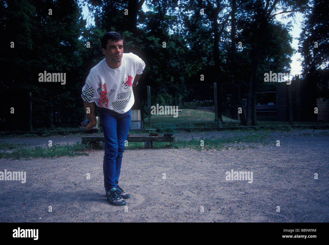 Man playing boule petanque -Fotos und -Bildmaterial in hoher Auflösung ...