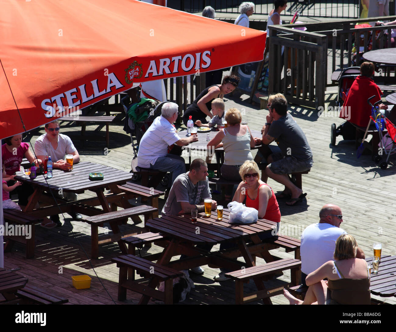 U bar -Fotos und -Bildmaterial in hoher Auflösung – Alamy